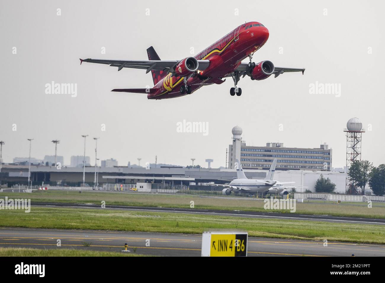 Belgian red devils plane hi-res stock photography and images - Alamy
