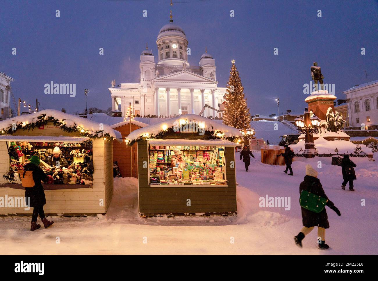 Helsinki Christmas Market on Senate Square in front of the Helsinki ...