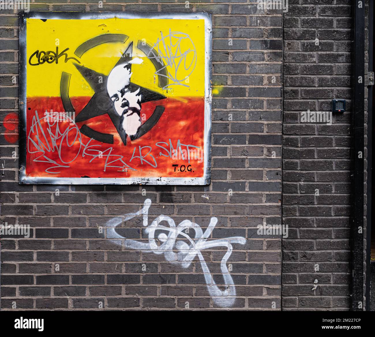Lenin poster hi-res stock photography and images - Alamy