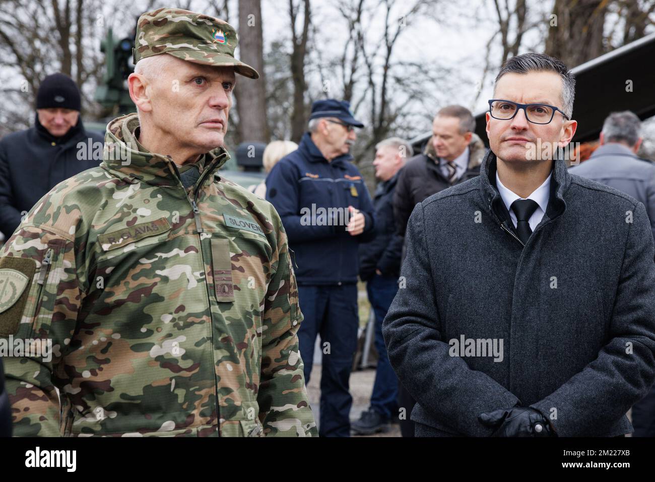 Slovenian defense minister Marjan Sarec (R) and major-general Robert ...