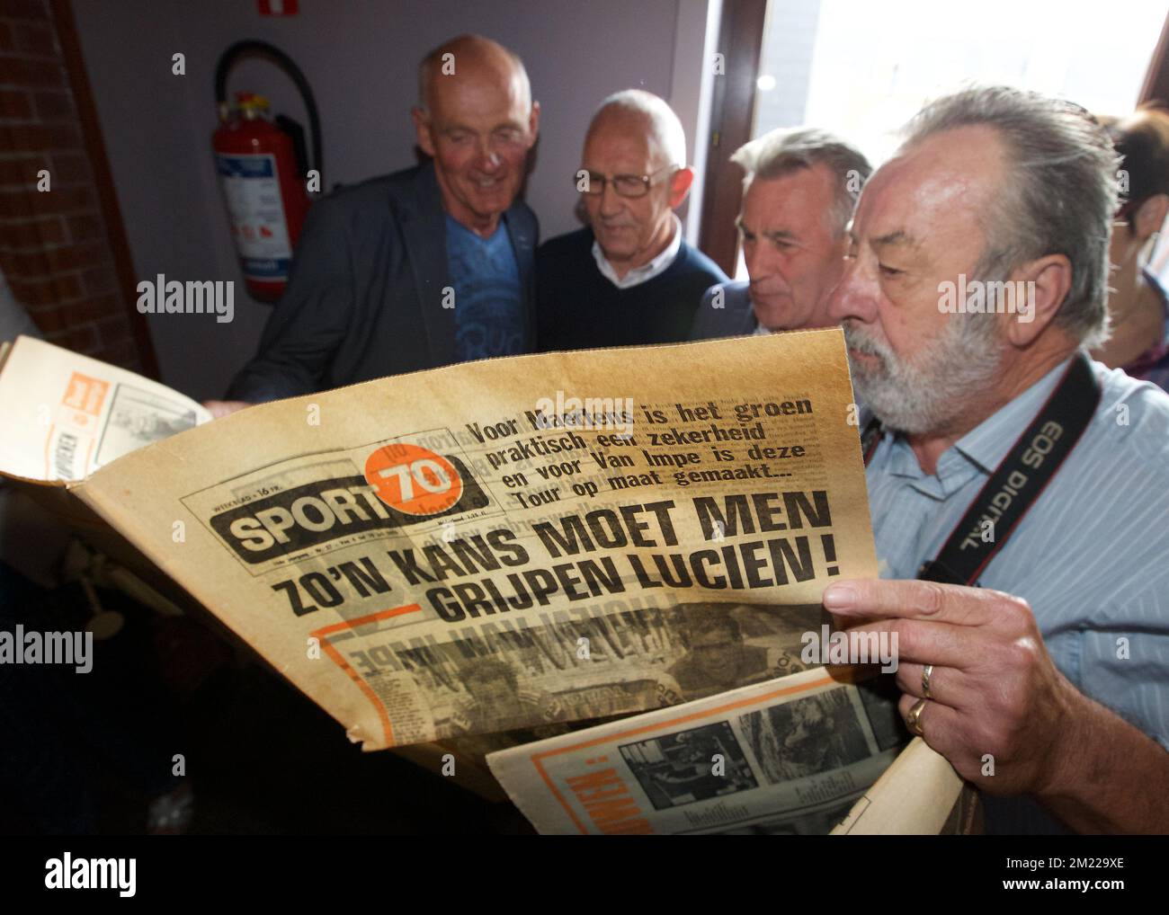 Rene Dillen (L) and Former Belgian cyclist Lucien Van Impe (2R ...