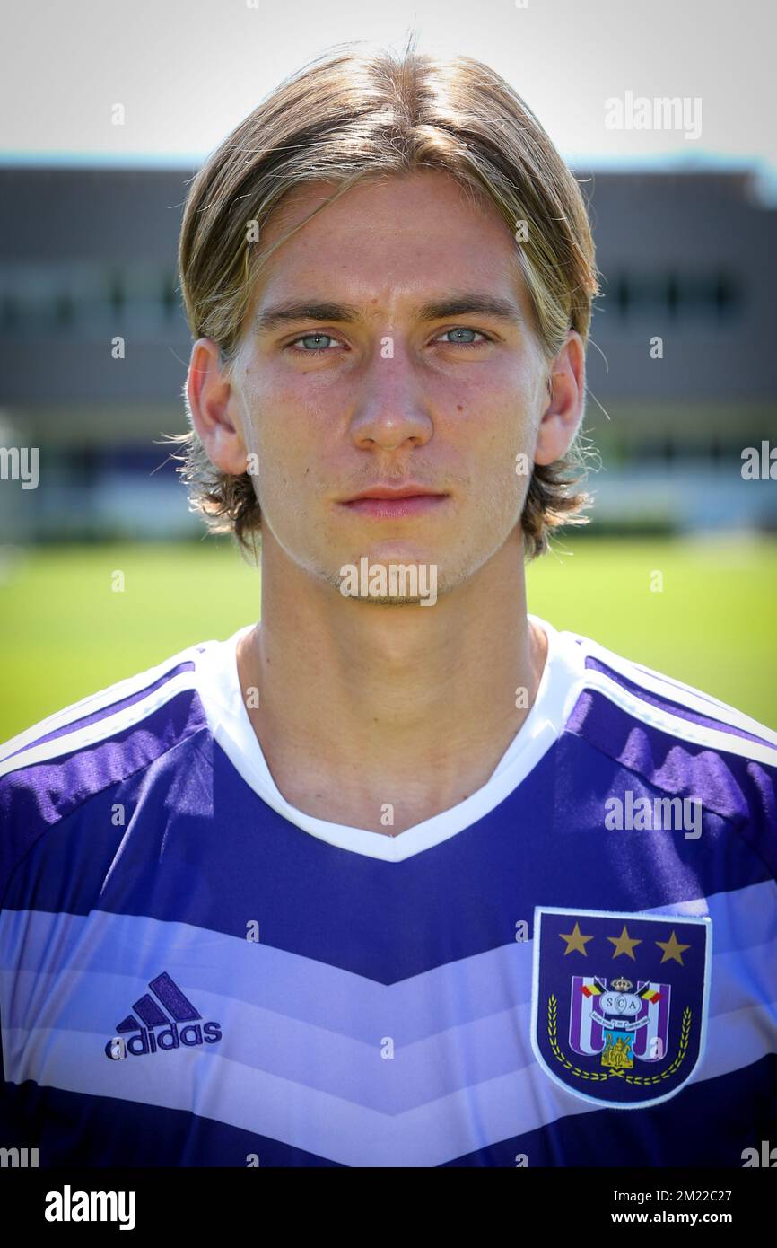 Anderlecht's Dennis Praet poses for the photographer during the 2016 ...