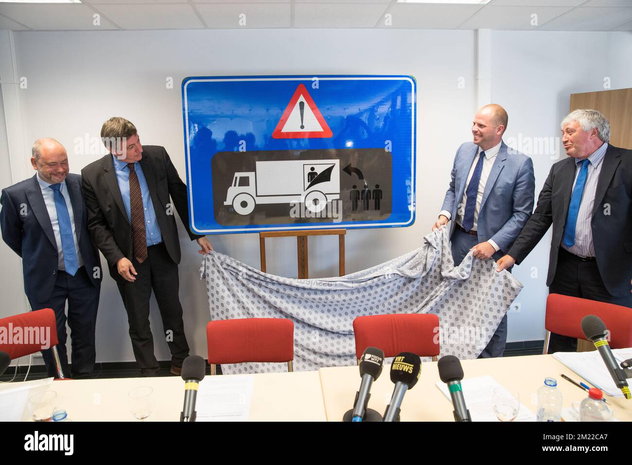 Febetra's chairman Benny Smets, Vice-Prime Minister and Interior ...