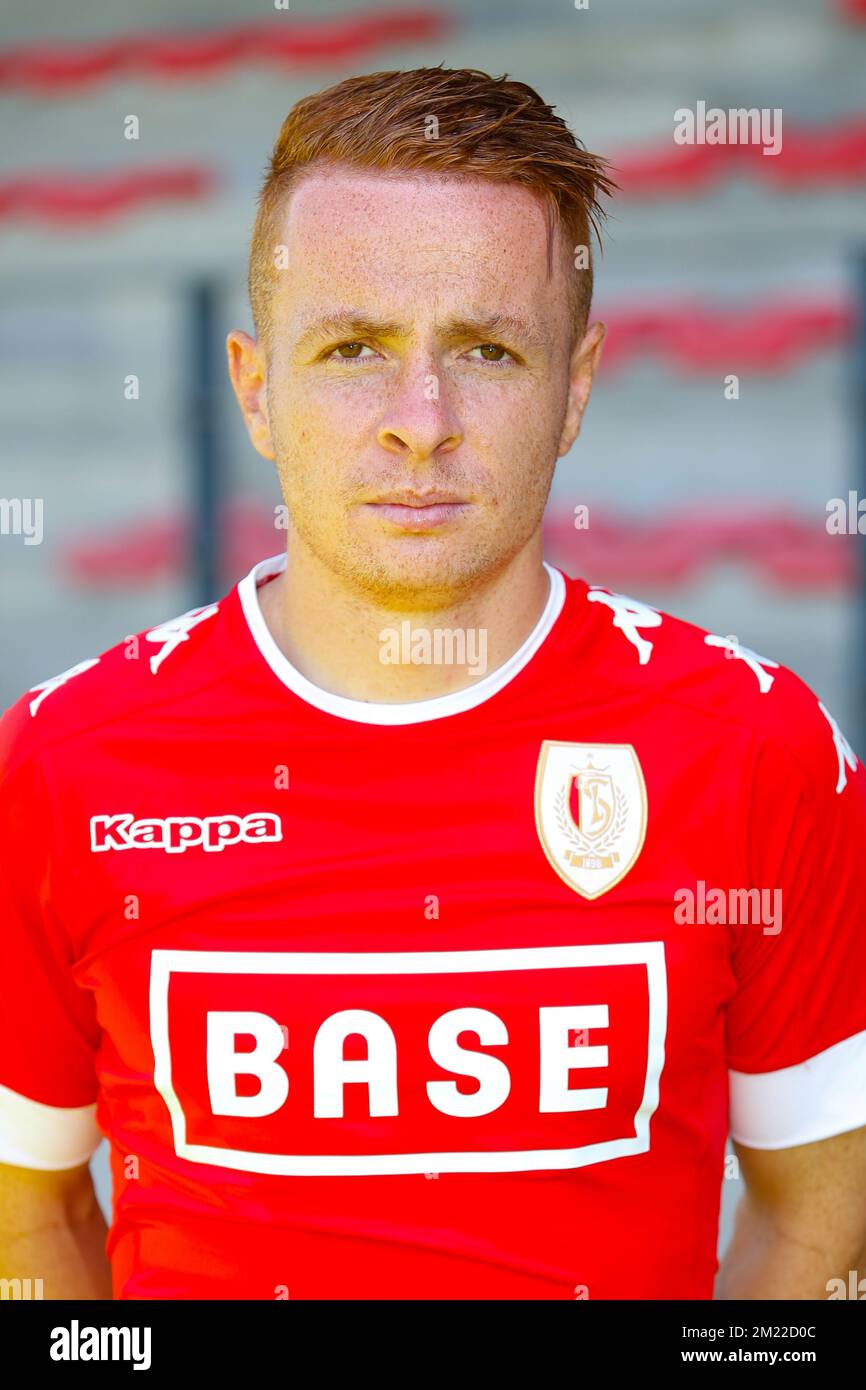 Standard's Adrien Trebel poses during the 2016-2017 season photo shoot ...