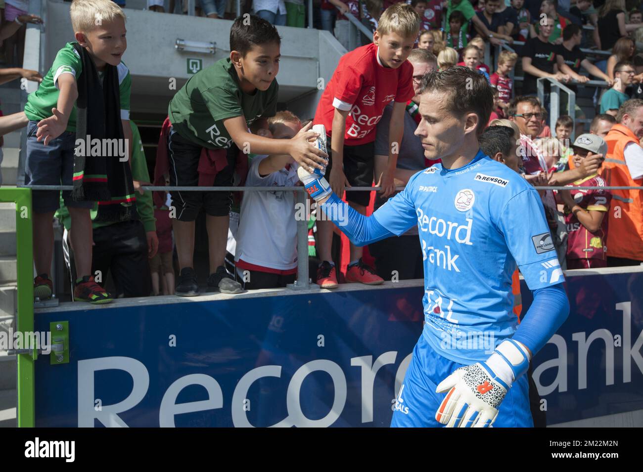 Essevee's goalkeeper Louis Bostyn pictured before the Jupiler Pro ...