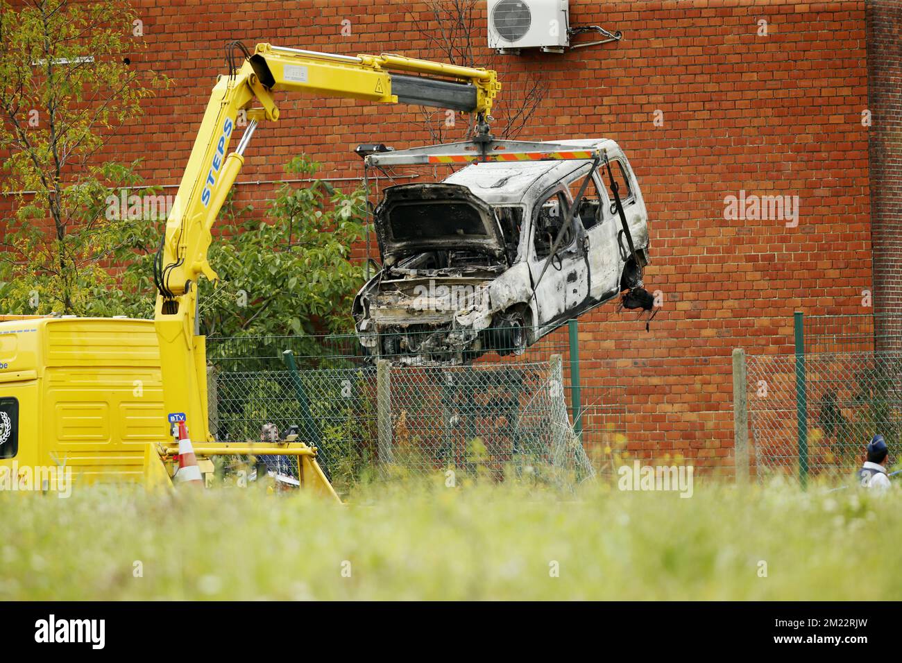 Exploded car hi-res stock photography and images - Alamy