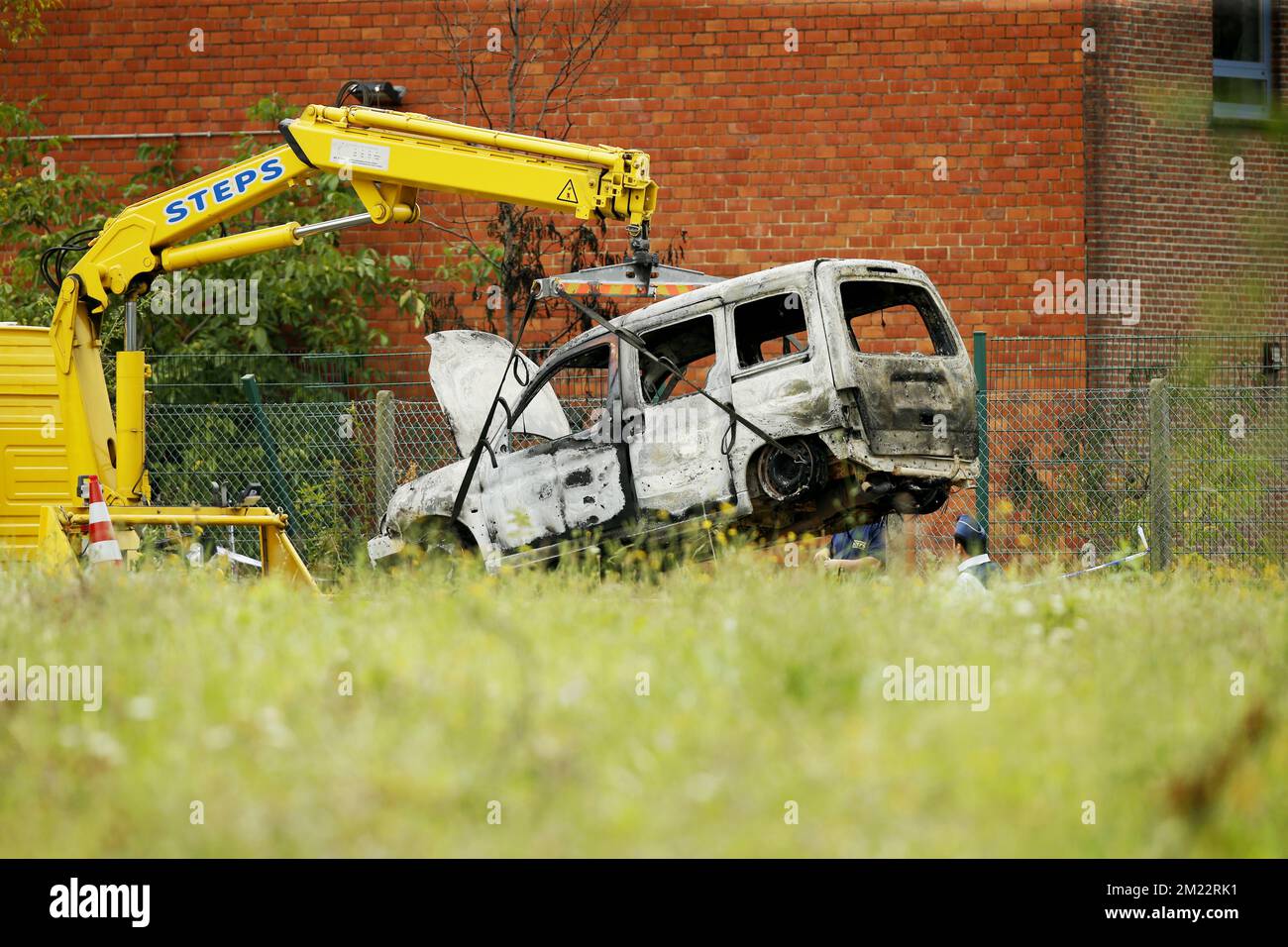 Exploded car hi-res stock photography and images - Alamy