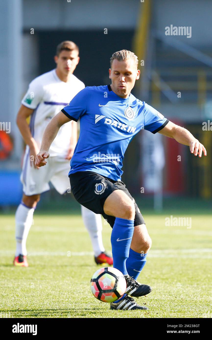 Club's Rudy Ruud Vormer fights for the ball during the Jupiler Pro ...