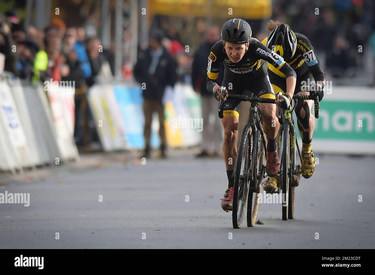Belgian Jolien Verschueren sprints for the finish at the women's race ...