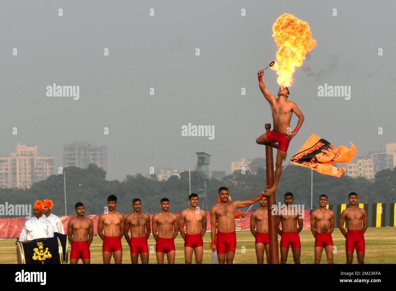Kolkata, India. 13th Dec, 2022. Indian army soldiers performing ...