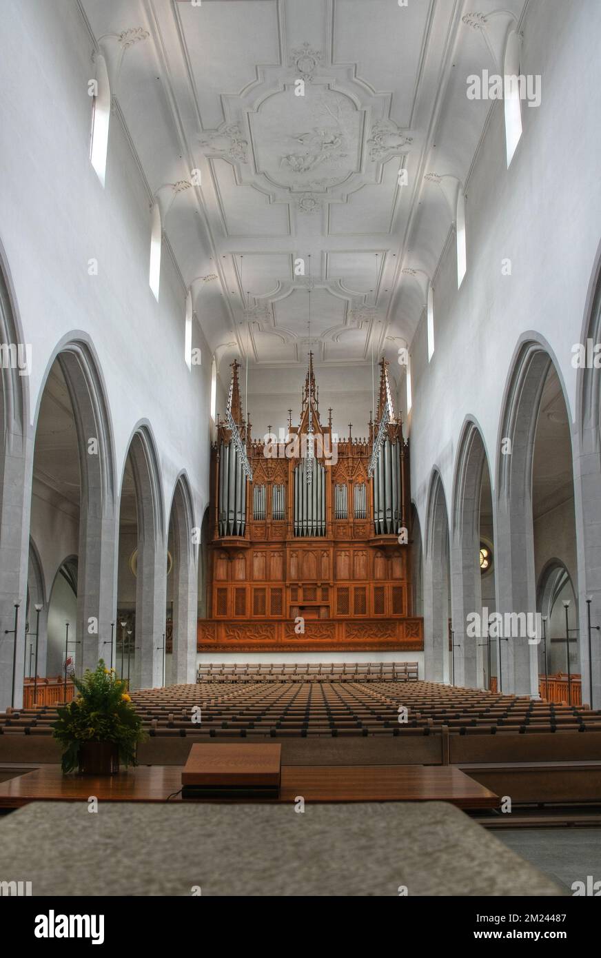 Church inside organ hdr hdri hi-res stock photography and images - Alamy