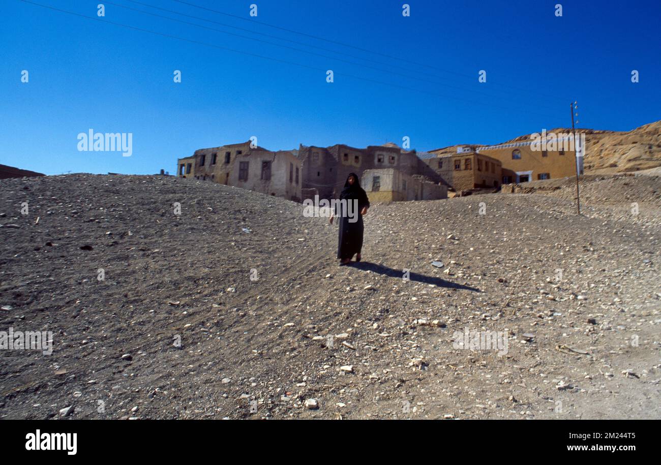 Luxor Egypt Valley Of The Nobles Gurna Village Woman in Desert Stock ...