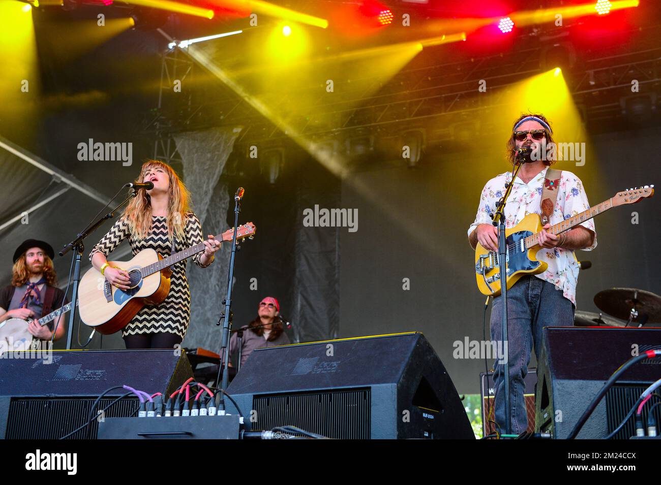 Angus julia stone hi-res stock photography and images - Alamy