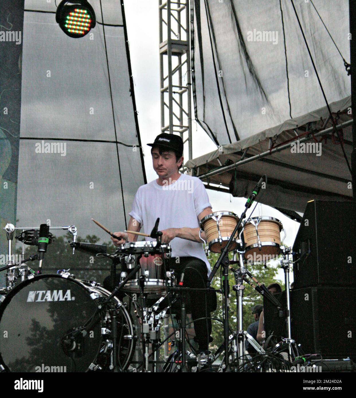 Alt j concert hi-res stock photography and images - Alamy