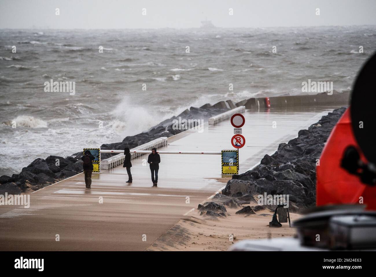 Illustration picture shows the stormy weather, Friday 13 January 2017 ...