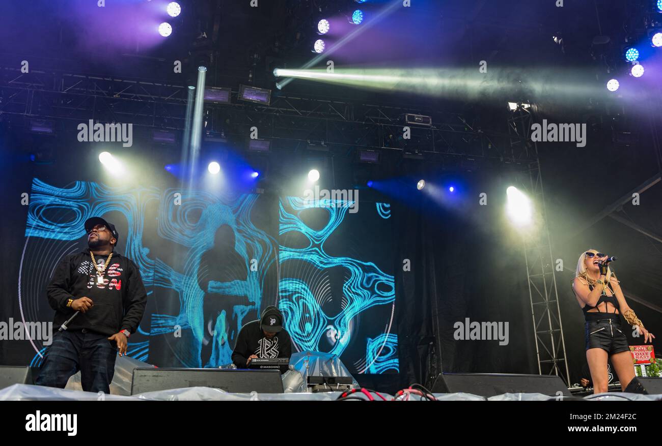 Governors Ball - Phantogram in concert Stock Photo - Alamy