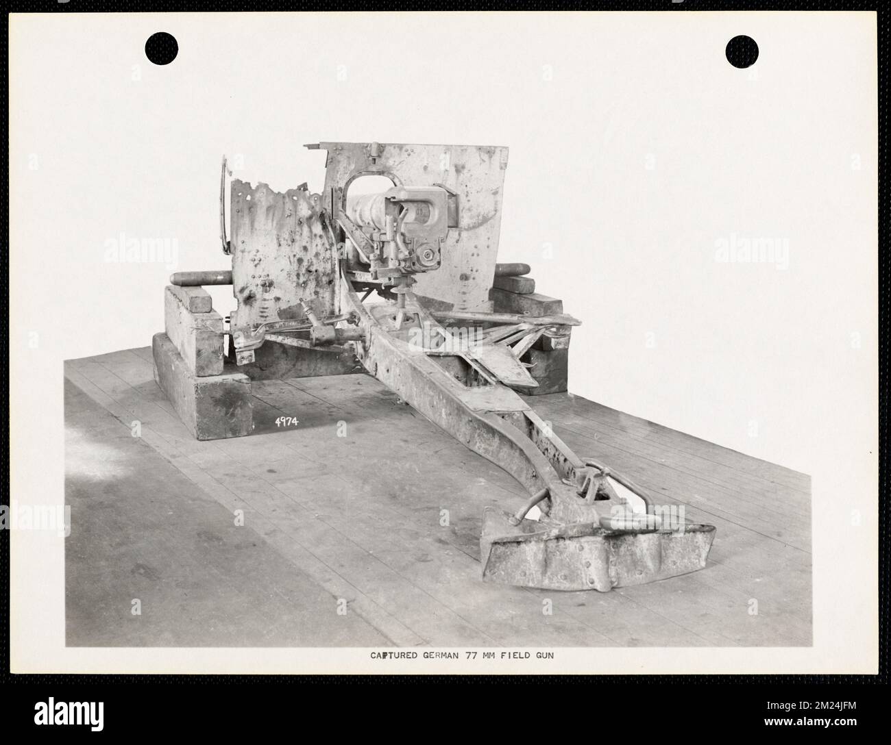 77 mm field gun hi-res stock photography and images - Alamy