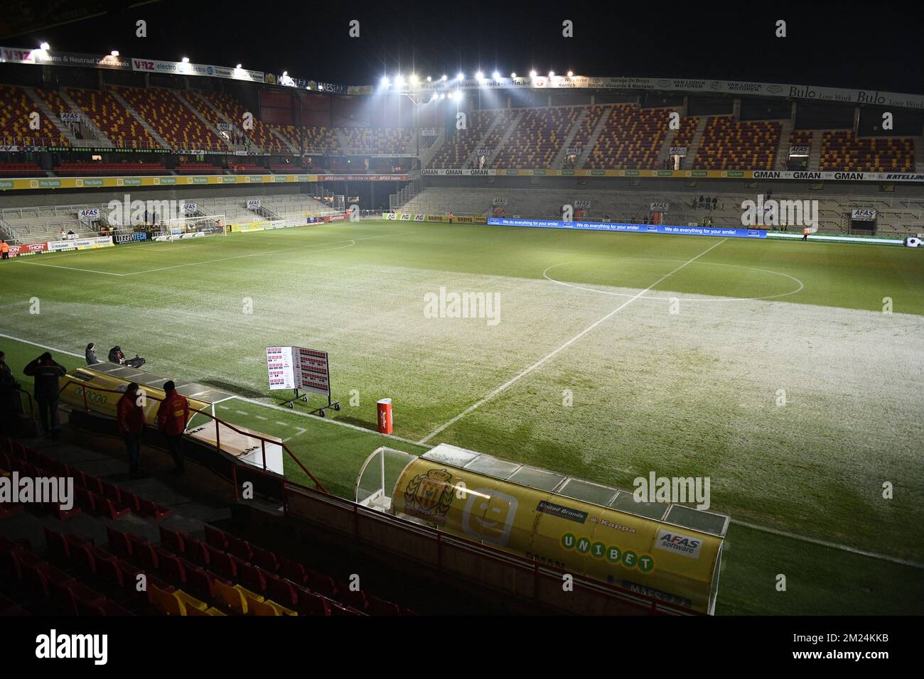 Frozen pitch hi-res stock photography and images - Alamy