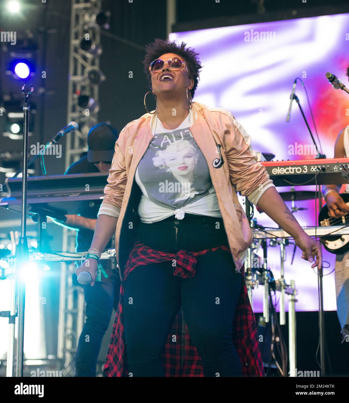 The knocks band hi-res stock photography and images - Alamy