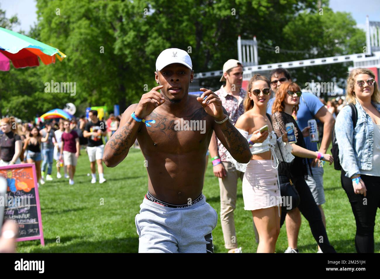Governors ball music festival crowd hi-res stock photography and images ...
