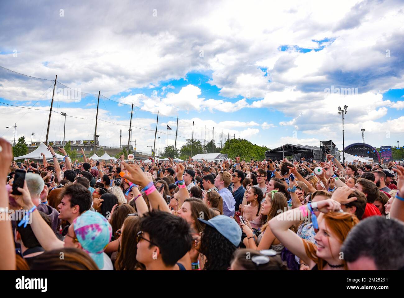Governors ball music festival crowd hi-res stock photography and images ...
