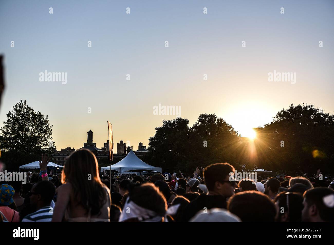 Governors ball music festival crowd hi-res stock photography and images ...