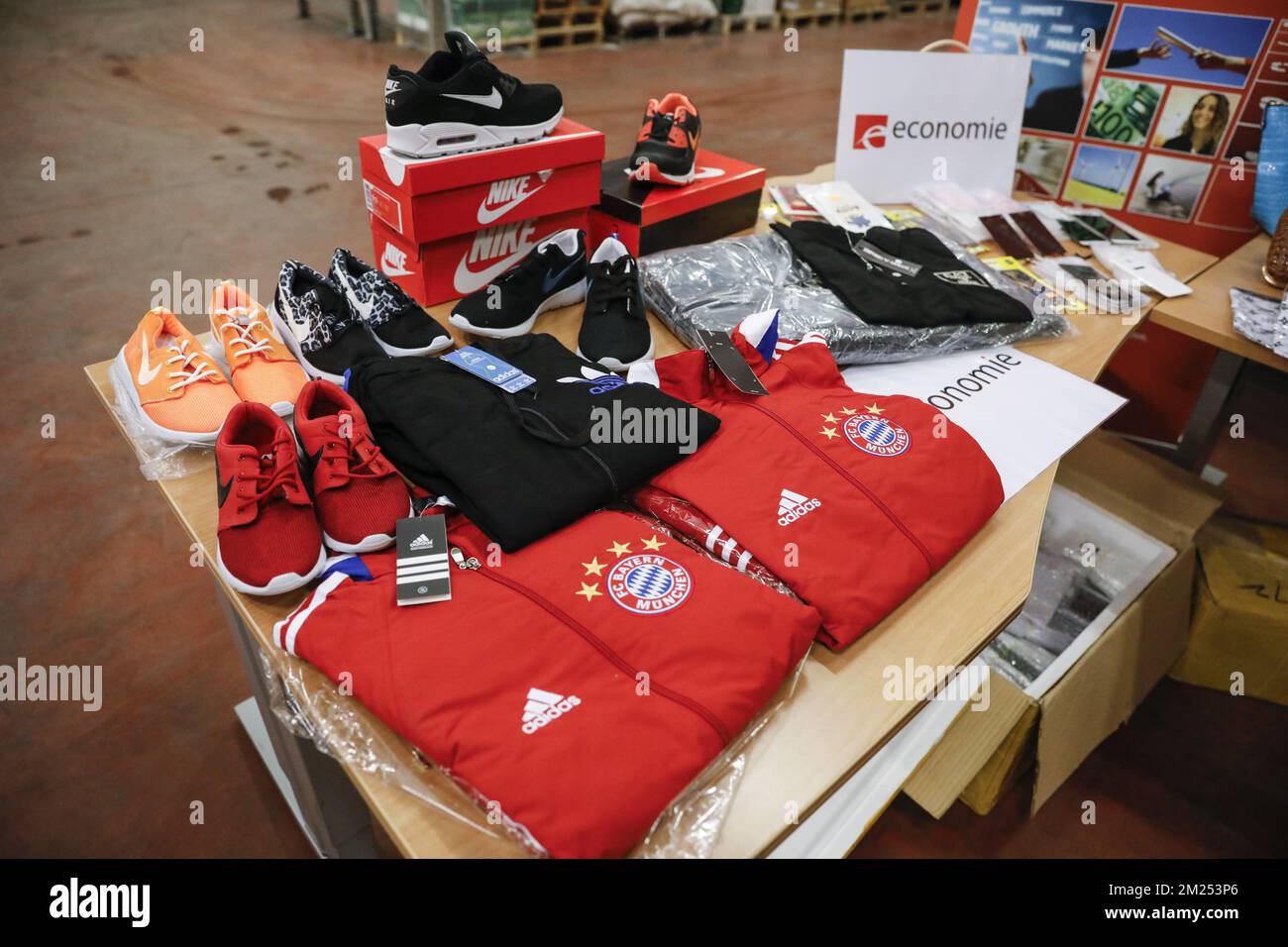 Naamaakgoederen hi-res stock photography and images - Alamy