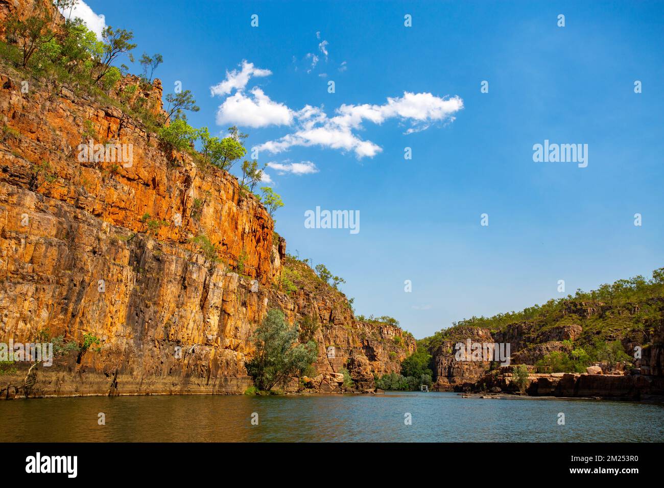 Cliffs of the Nitmiluk (Katherine) Gorge carved trough ancient ...