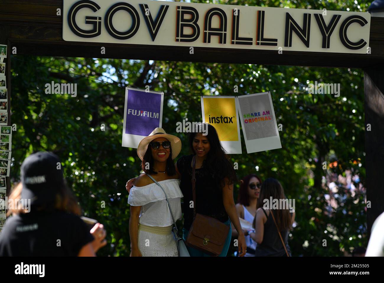 Governors ball music festival crowd hi-res stock photography and images ...