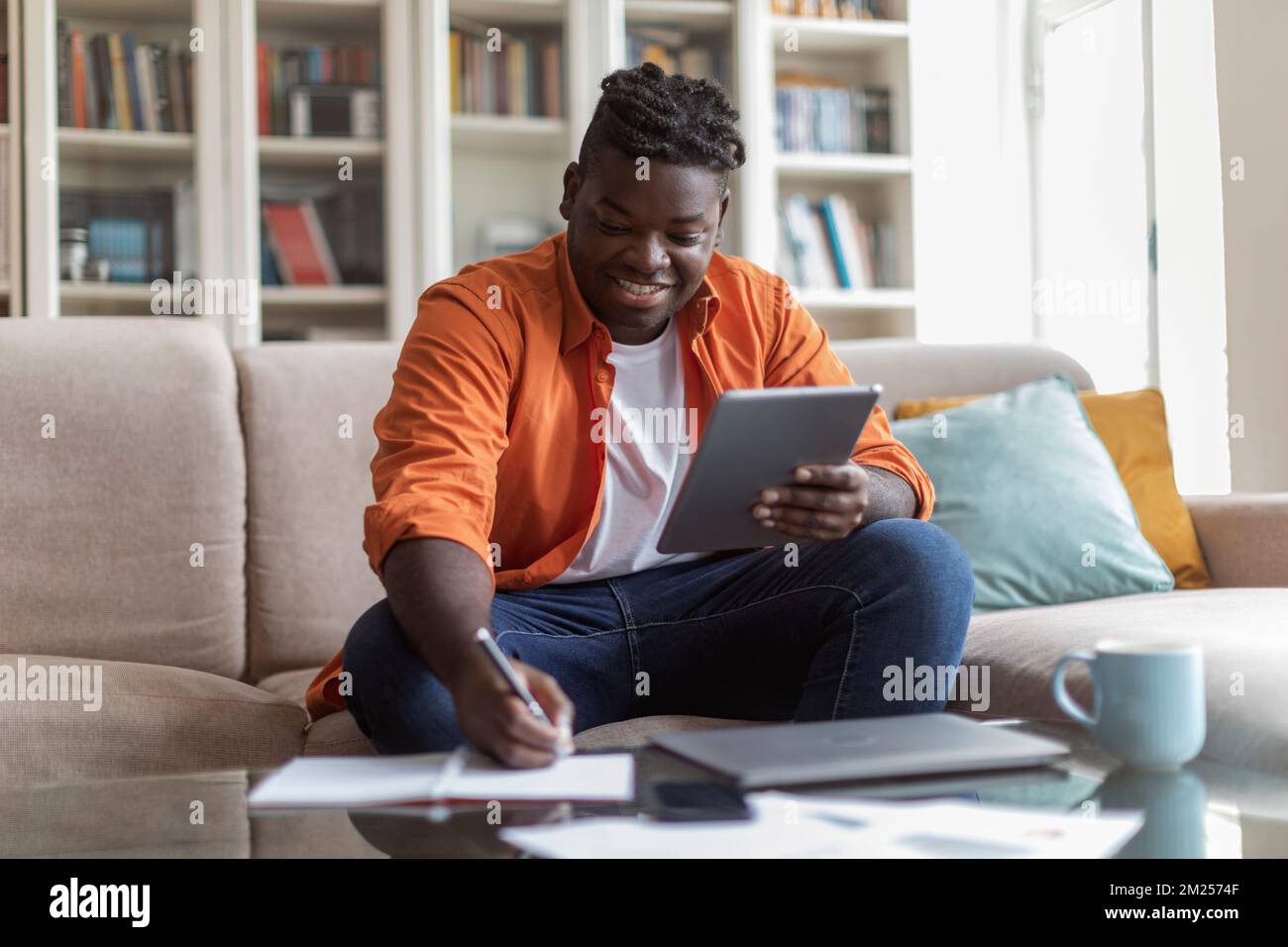 Fat man computer hi-res stock photography and images - Alamy