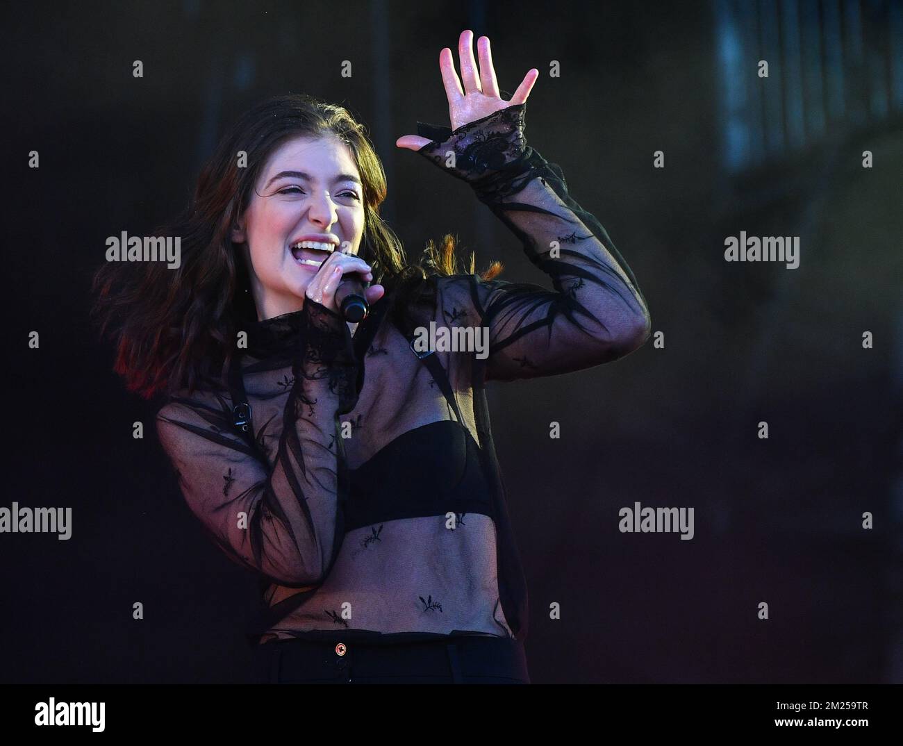 Lorde live concert hi-res stock photography and images - Alamy