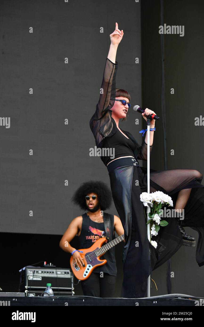 Governors Ball - Muna in concert Stock Photo - Alamy