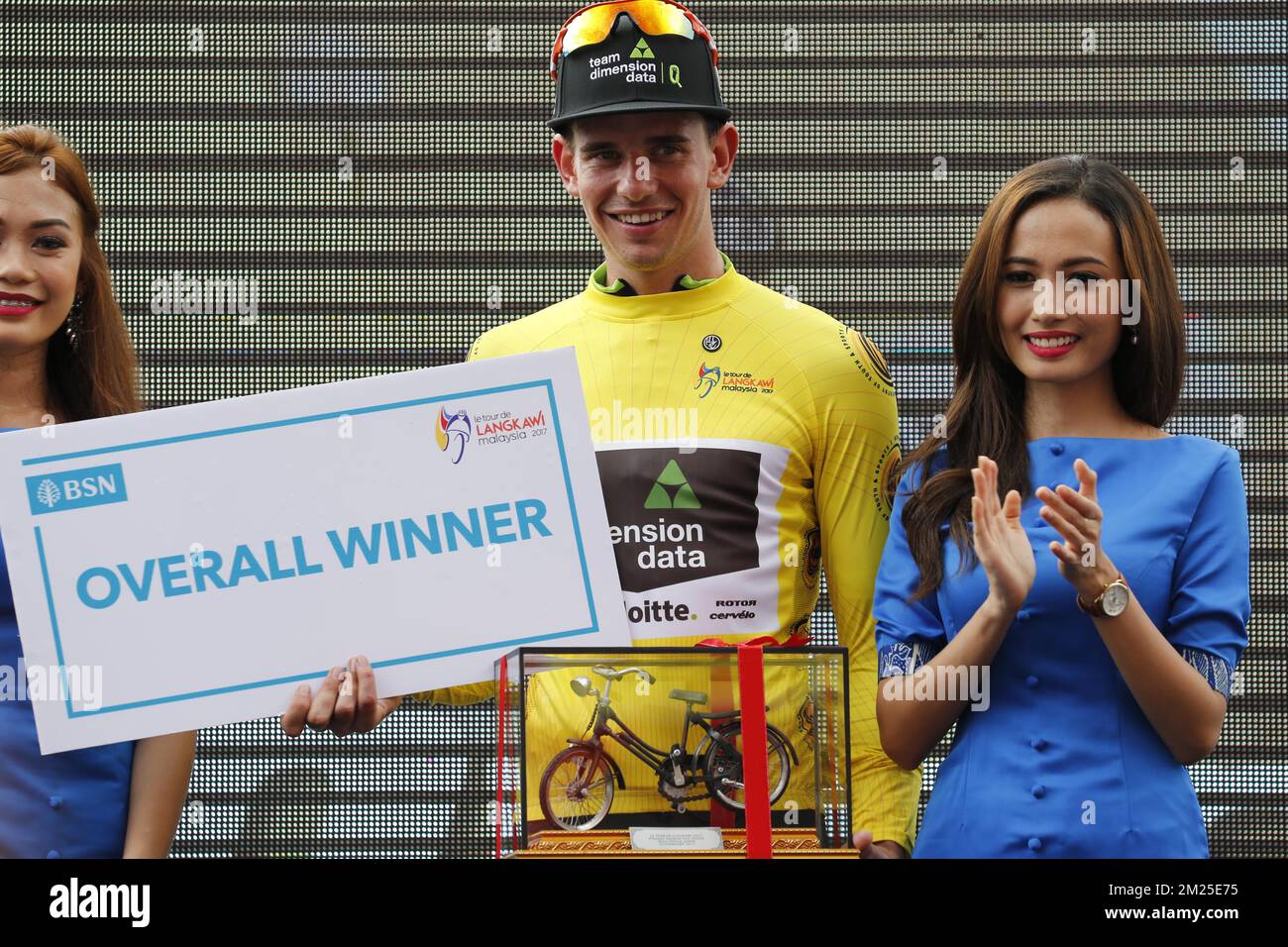 South-African Ryan Gibbons of Team Dimension Data, leader in the ...