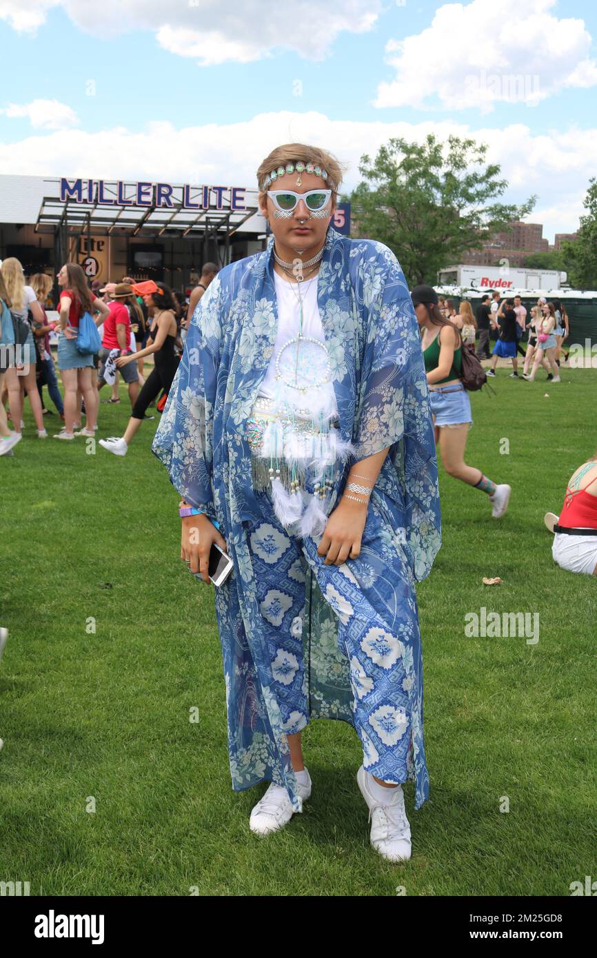 Governors ball music festival crowd hi-res stock photography and images ...