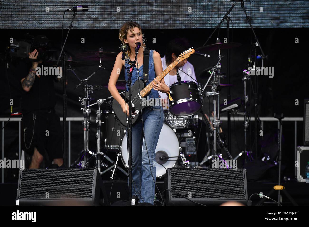 Governors Ball - Wolf Alice in concert Stock Photo - Alamy