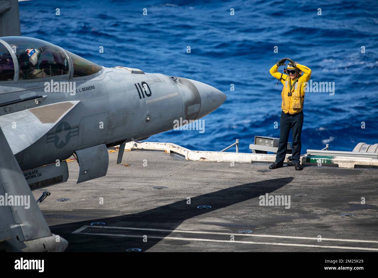 San Diego, United States. 10 December, 2022. A U.S. Navy deck handler ...