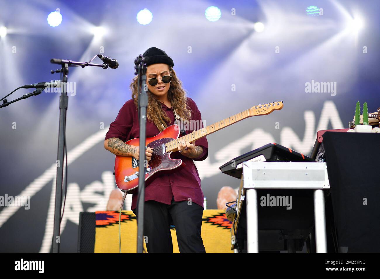 Tash sultana stage hi-res stock photography and images - Alamy