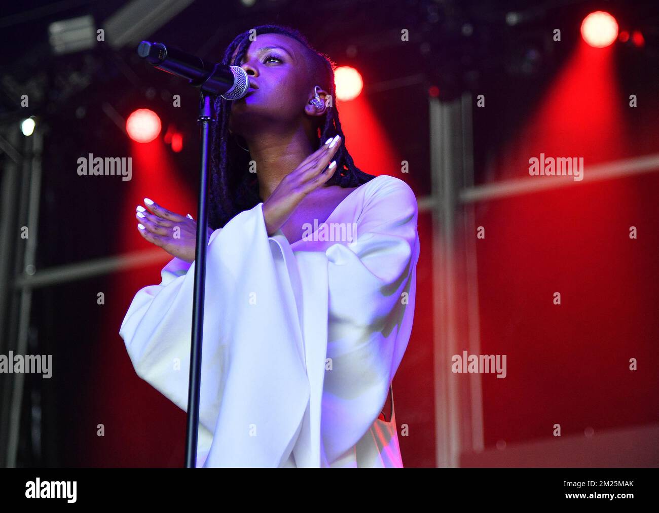 Governors Ball - Kelela in concert Stock Photo - Alamy