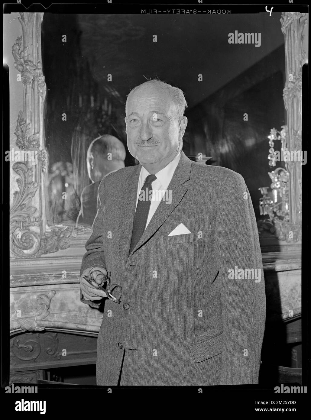 Casual portrait of S. V. Chamberlain , Chamberlain, Samuel, 1895-1975 ...