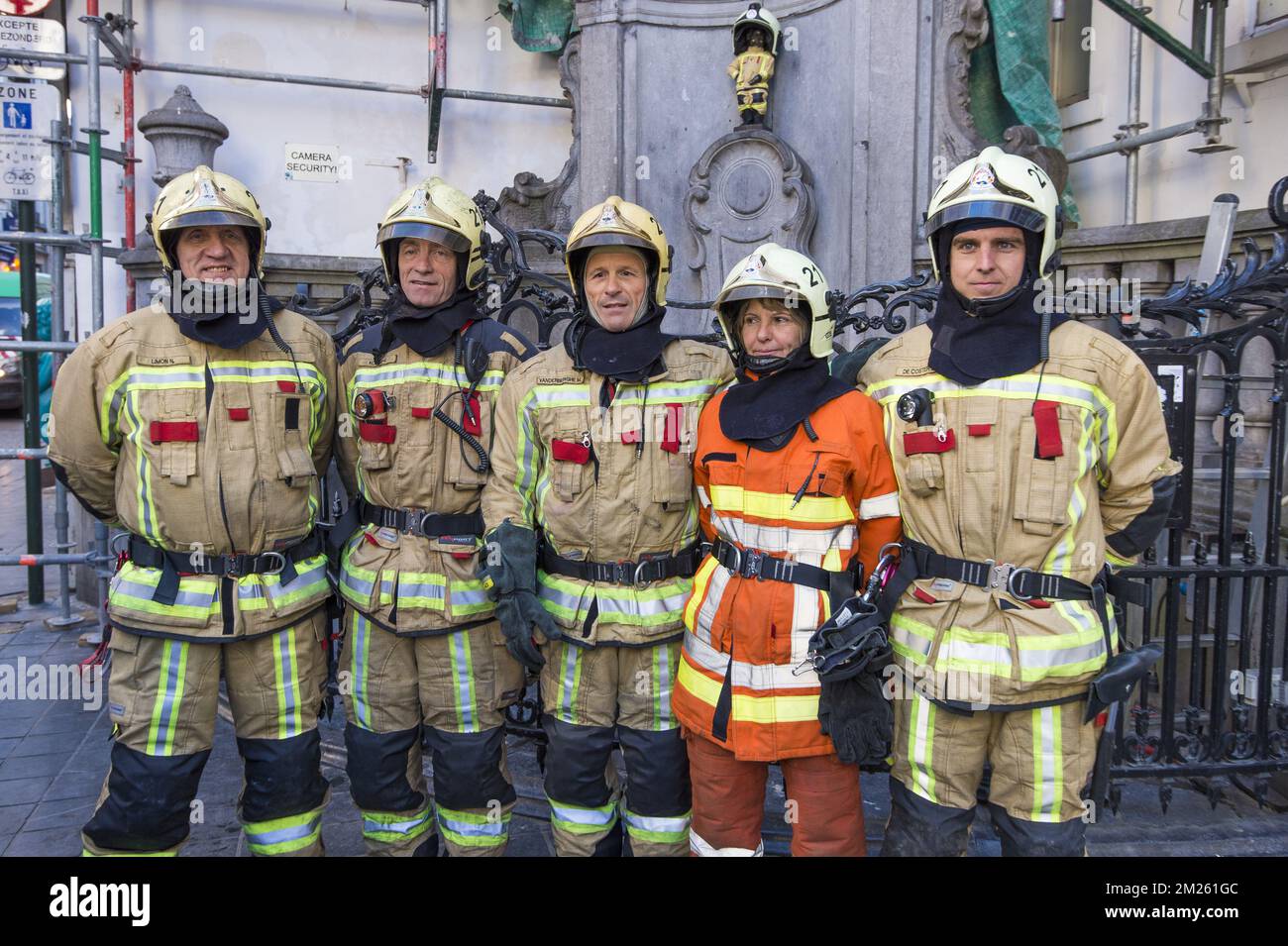 Illustration picture shows firefighters posing with the 'Manneken Pis ...