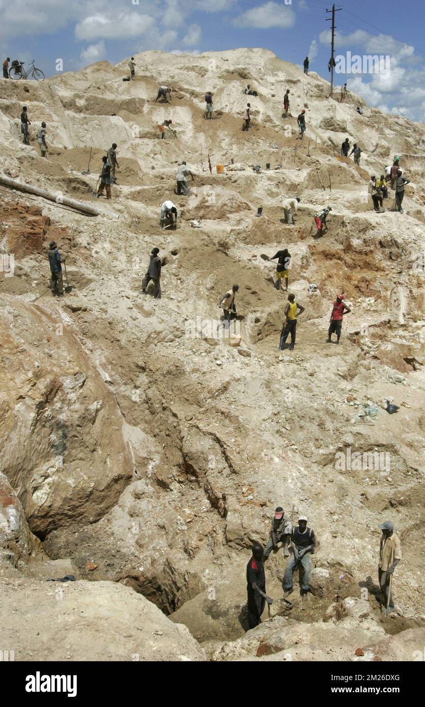 Illustration picture of the opened sky artisanal mine of Ruashi, near ...