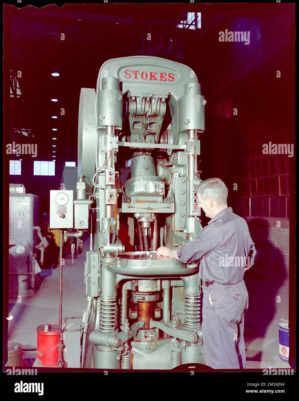 American military machinery manufacturing hi-res stock photography and ...