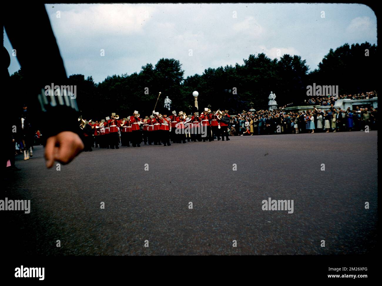 Changing of Guard, London, England , Military parades & ceremonies, Military personnel, Military ...