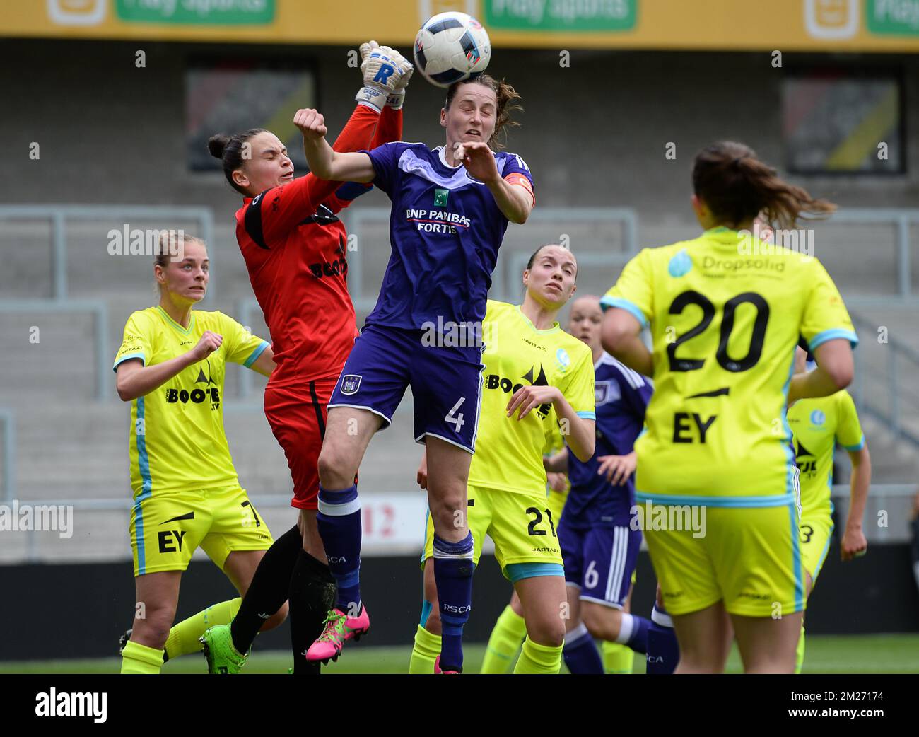 Gent's goalkeeper Nicky Evrard and Anderlecht's Heleen Jaques pictured ...