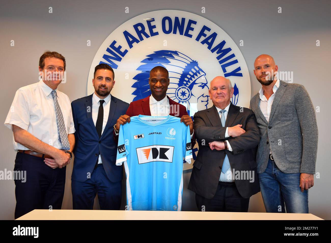 Gent's manager Michel Louwagie, Jordi Alburquerque, Gent's new player ...