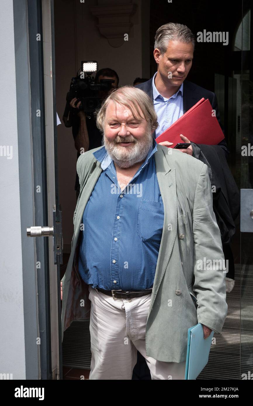 Federal law 2012 hi-res stock photography and images - Alamy