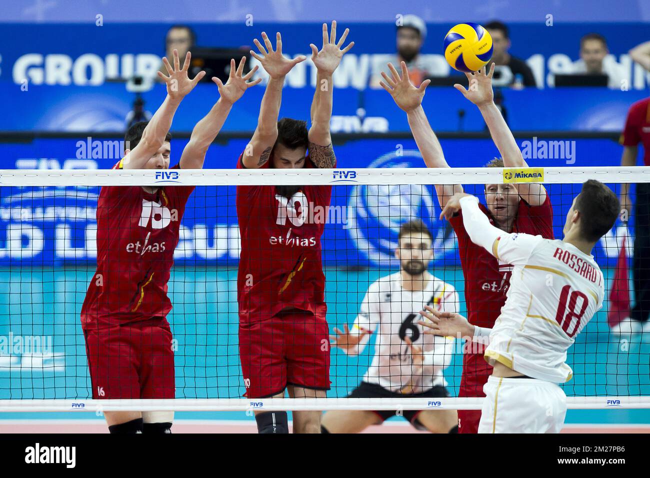 Red Dragons' Matthias Valkiers, Red Dragons' Simon Van De Voorde and ...