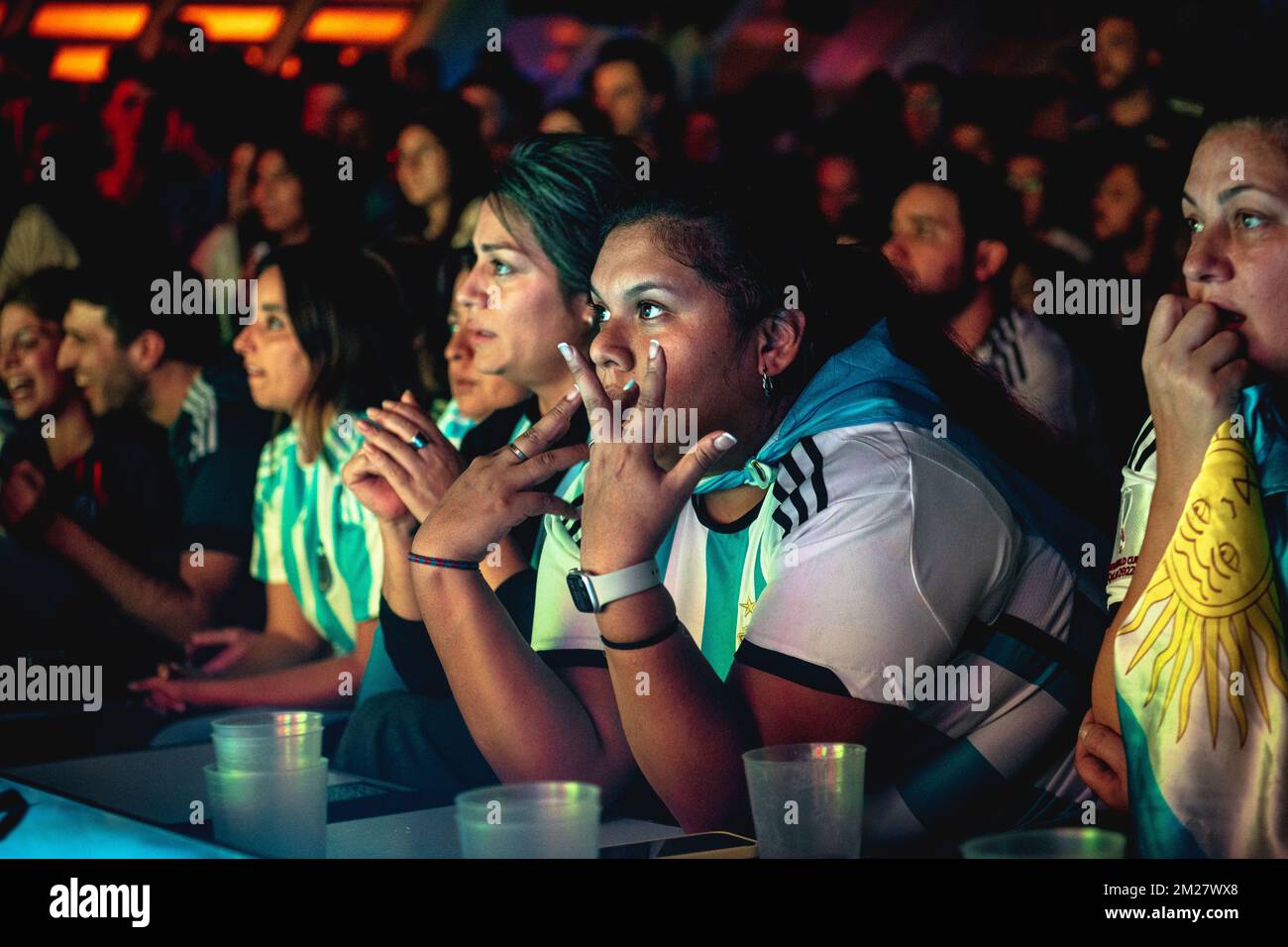 Barcelona, Spain. 13th Dec, 2022. Argentine soccer fans fever with ...