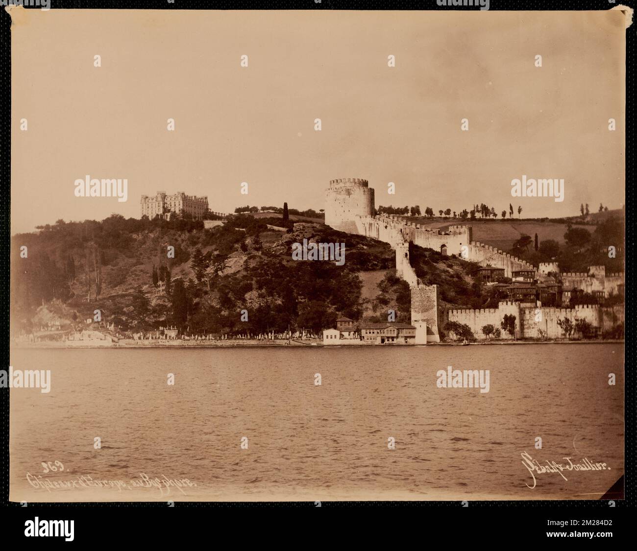 Robert college istanbul hi-res stock photography and images - Alamy