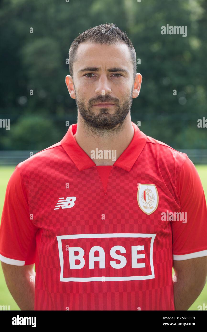 Standard's Milos Kosanovic poses for photographer at the 2017-2018 ...